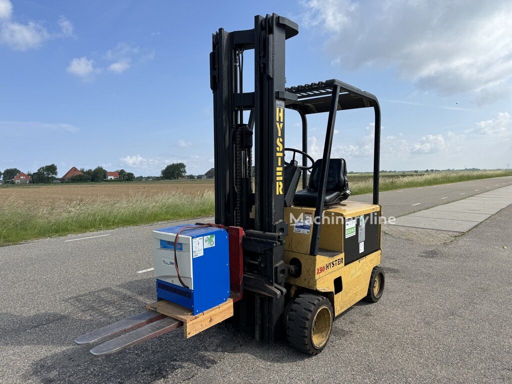 Hyster E2.50XL električni viljuškar