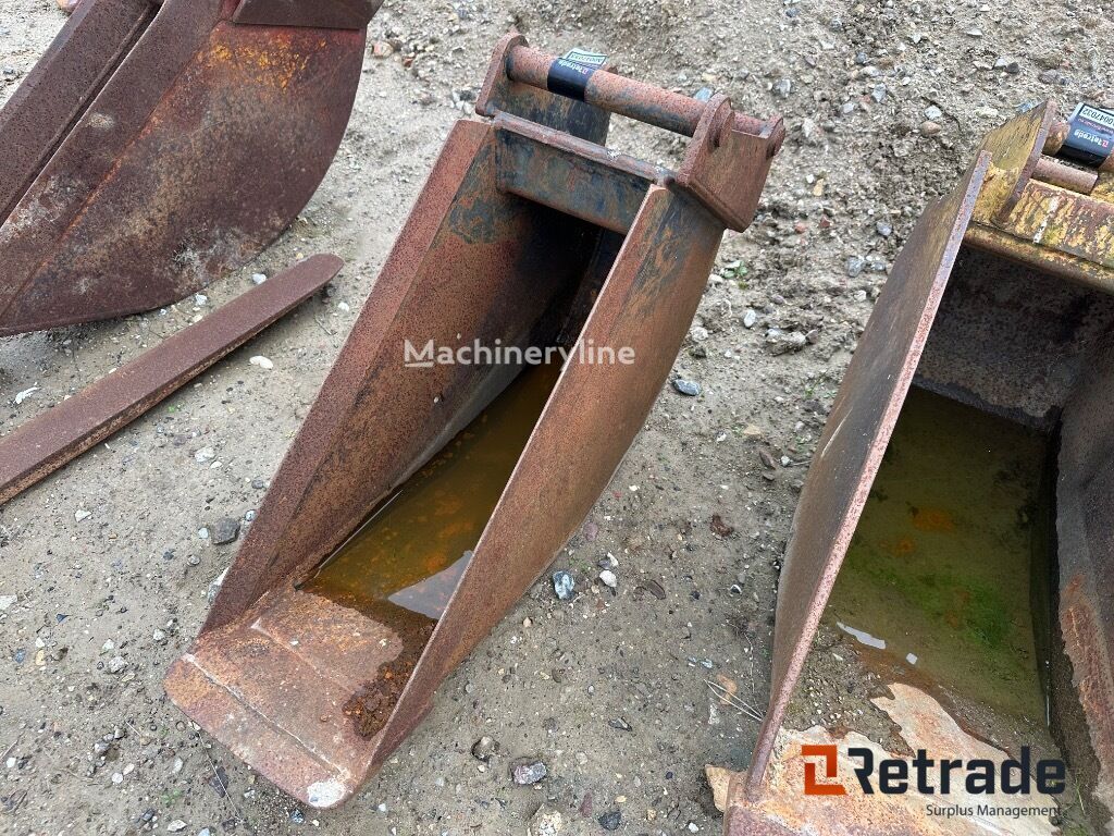 Prodaje se Rendeskovl 30 cm kašiku za mini bager na aukciji