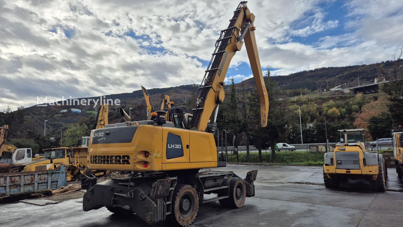 Liebherr LH30M bager za pretovar