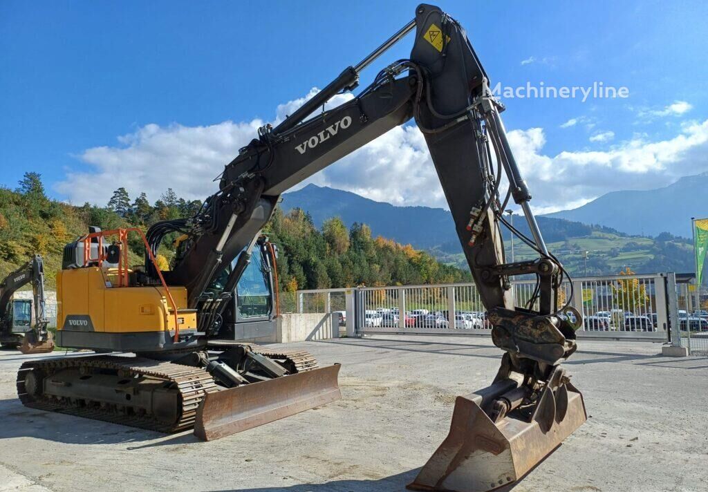 Volvo ECR235EL bager guseničar