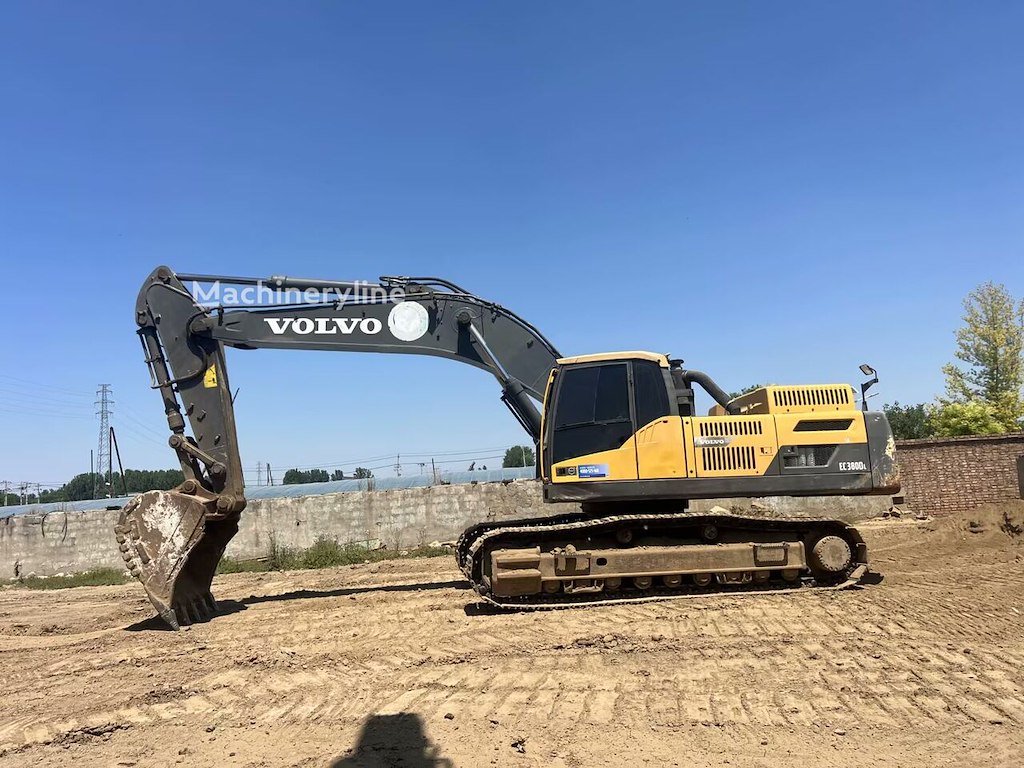 Volvo EC380 bager guseničar