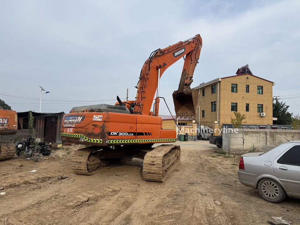 Doosan DX300LCA bager guseničar