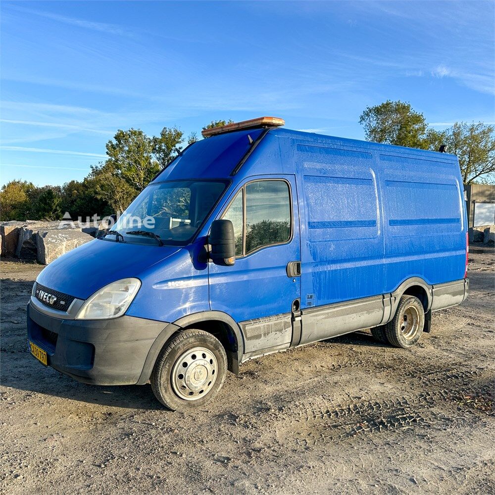 Prodaje se IVECO 35C15AV (12,0M3) EU4 minibus furgon na aukciji