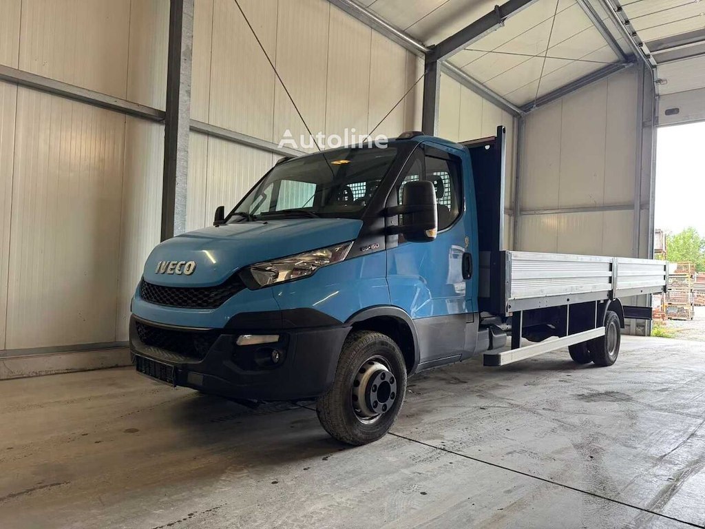 Prodaje se IVECO Daily 70C15 kamion s ravnom platformom na aukciji