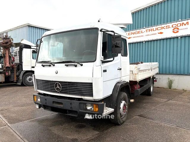 Mercedes-Benz 1117 K 6-CILINDER SLEEPERCAB (8 WHEEL NUTS / FULL STEEL SUSPENSI kamion s ravnom platformom