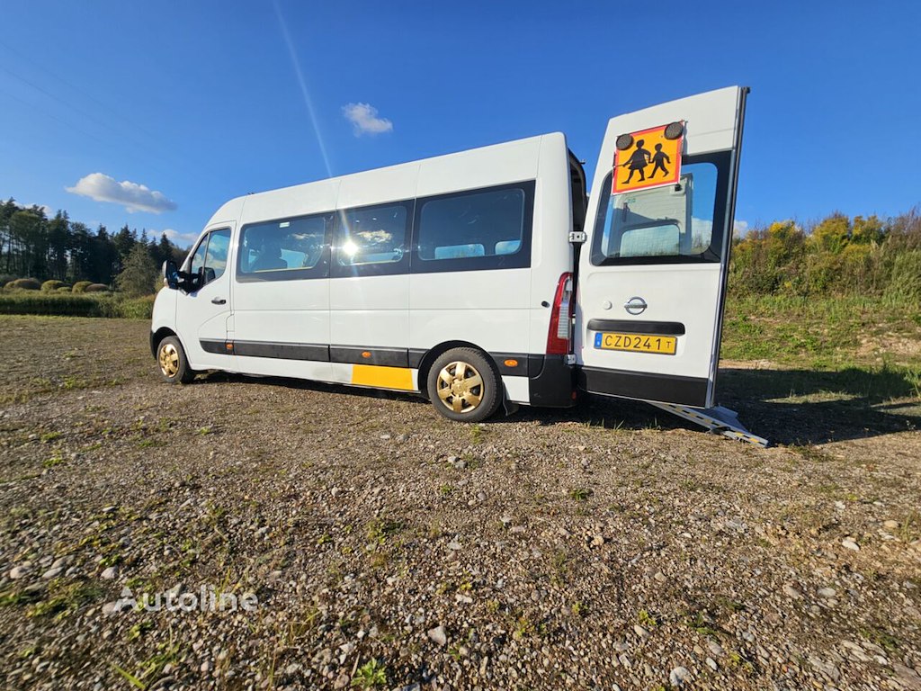 Nissan NV400 putnički minibus