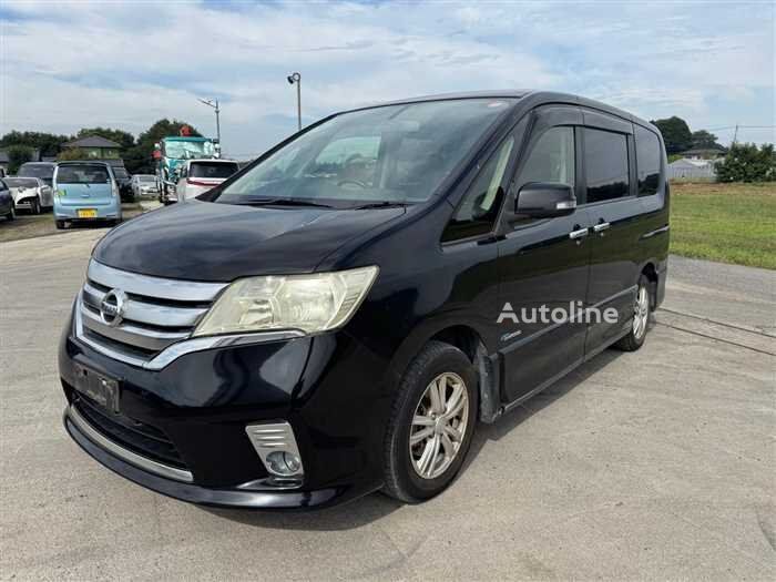 Nissan SERENA putnički minibus