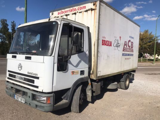 IVECO ML80E24 kamion furgon