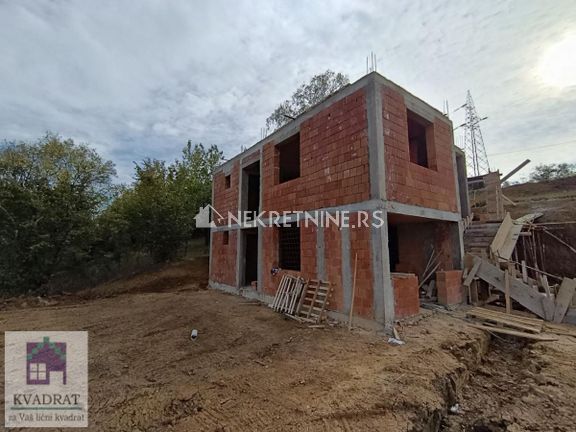Plac 25 ari, sa objektom u izgradnji 140m2, Mislođin, Obrenovac - 70.000€