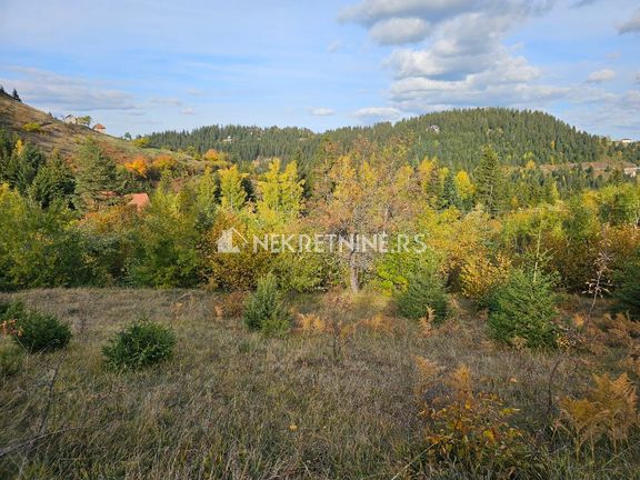 Prodajem placeve na planini Zlatar