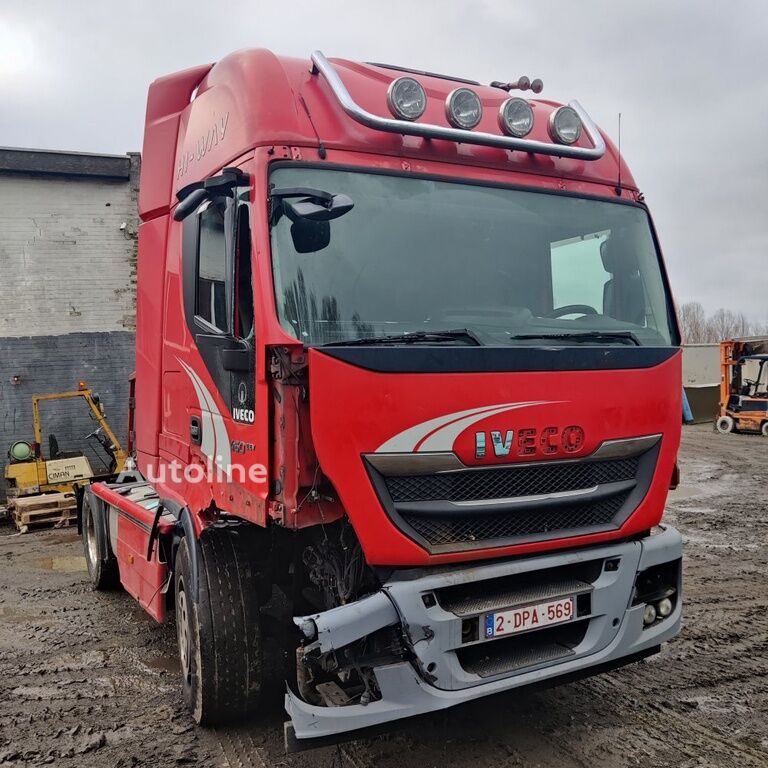 IVECO STRALIS-460 tegljač nakon udesa