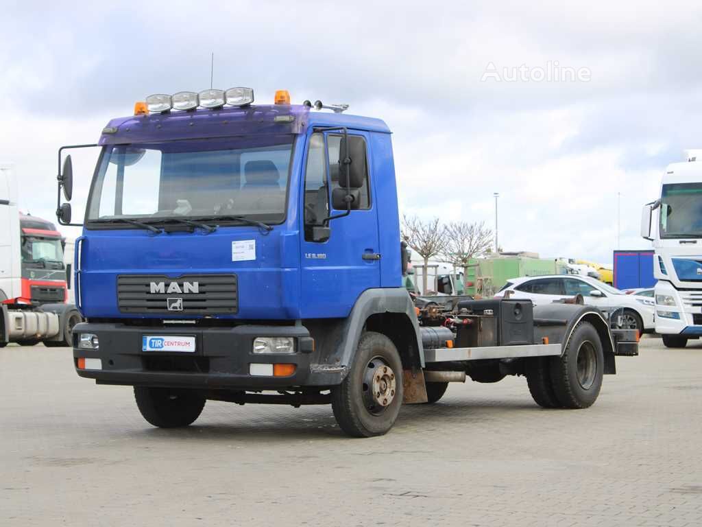 MAN LE 8.180 kamion rol kiper