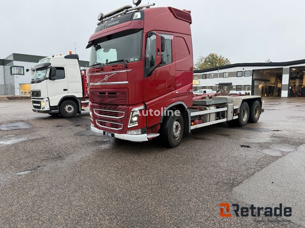 Prodaje se Volvo FH rol kiper sa kukom na aukciji