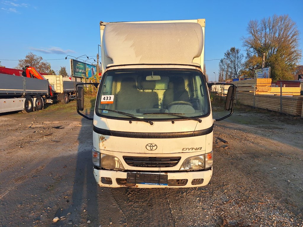 Toyota Dyna 150 3,0 D - Koffer kamion furgon < 3.5t