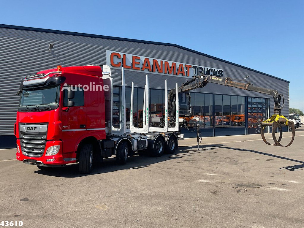 DAF FAD XF 530 8x4 Holzkran kamion za prevoz drva