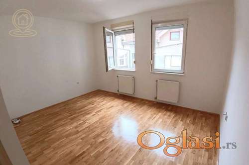 Prodaja garsonjere – Grbavica, renovirano, odlična lokacija, 21m2