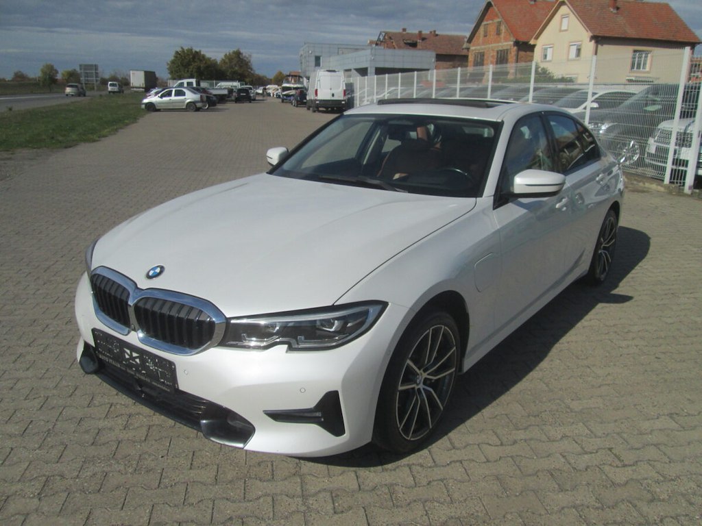 2019 BMW 330 2.0 b Plug-In Hybrid