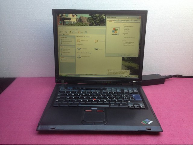 IBM Thinkpad R51 ispravan laptop za delove