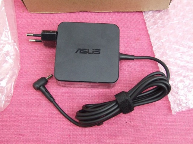 Asus 19V 3.42A ORIGINAL 65W konektor 4 mm NOVO! + GARAN