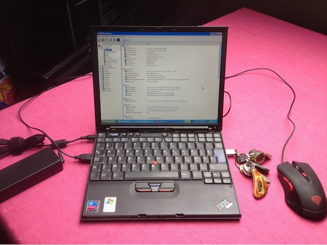 IBM Thinkpad X40 ispravan laptop za delove