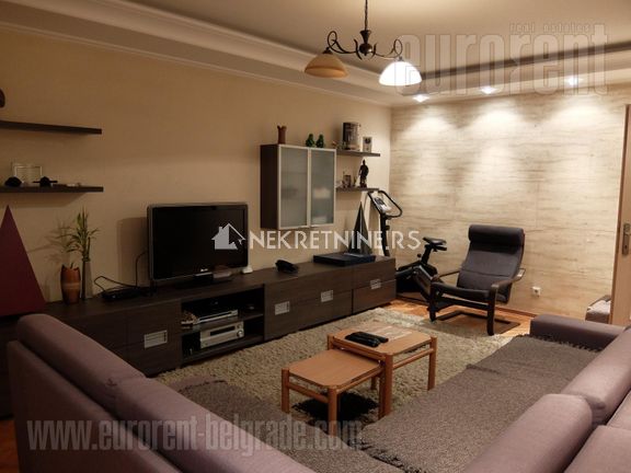 #46908, Izdavanje, Stan, ČUKARIČKA PADINA, 750 EUR