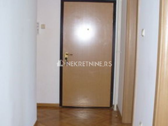 #26667, Izdavanje, Stan, BLOK 29, 1000 EUR