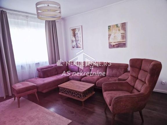 Stari grad, Skupština, 3.0 stan, 70m2, 990 EUR