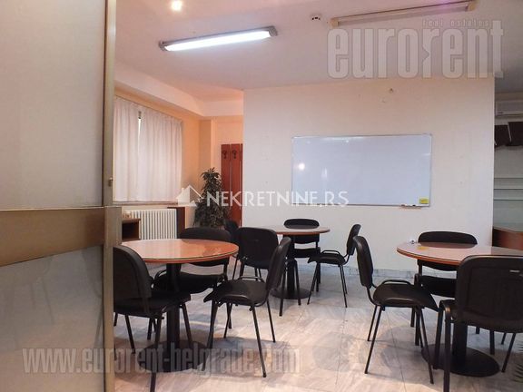 #39179, Izdavanje, P.P., KNEZ MIHAILOVA, 400 EUR