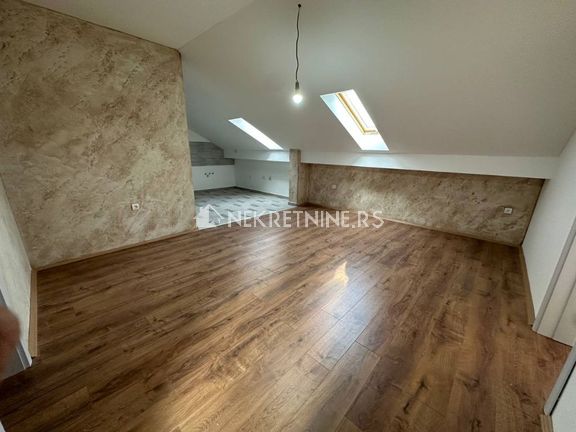 Trosoban stan 65m², uknjižen – Barajevo