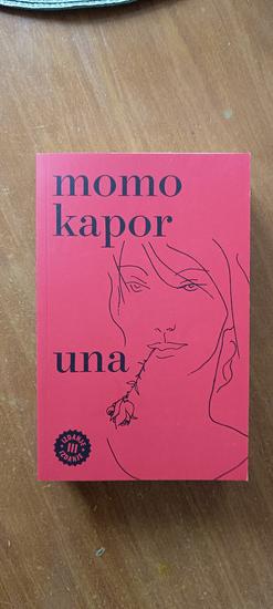 Momo Kapor,Una