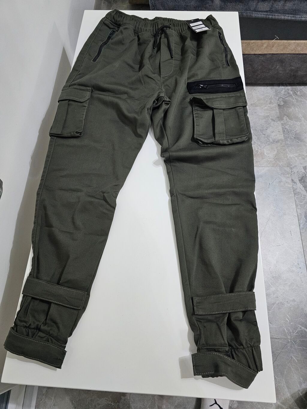 Muške cargo pantalone – tamno maslinasto zelene - Model: cargo/jogger