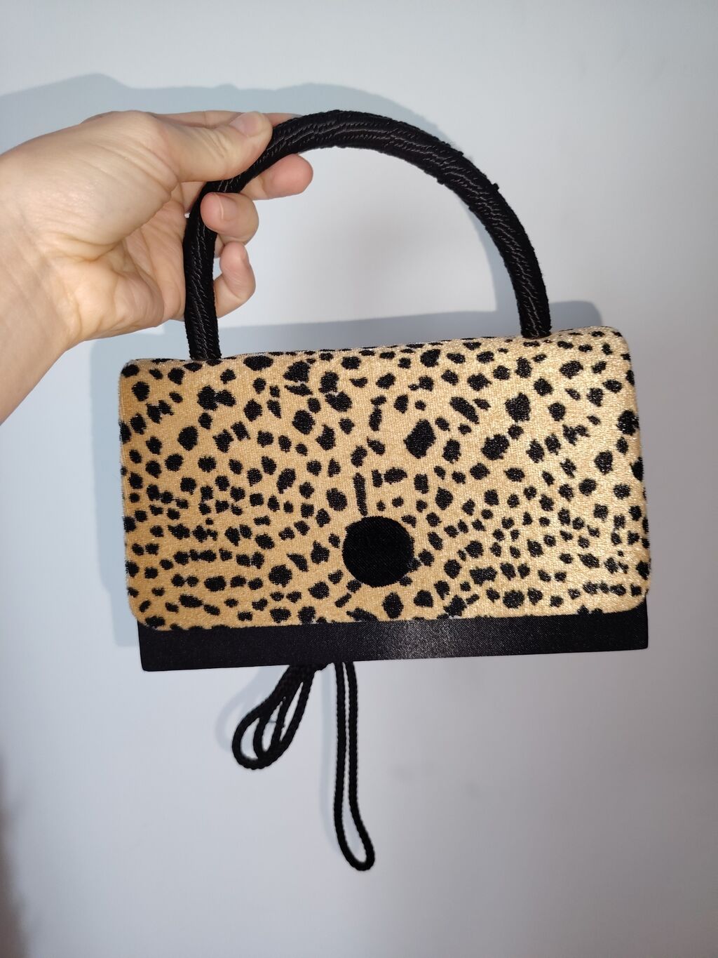 Elegantna ženska torbica sa leopard printom - Model: ručna