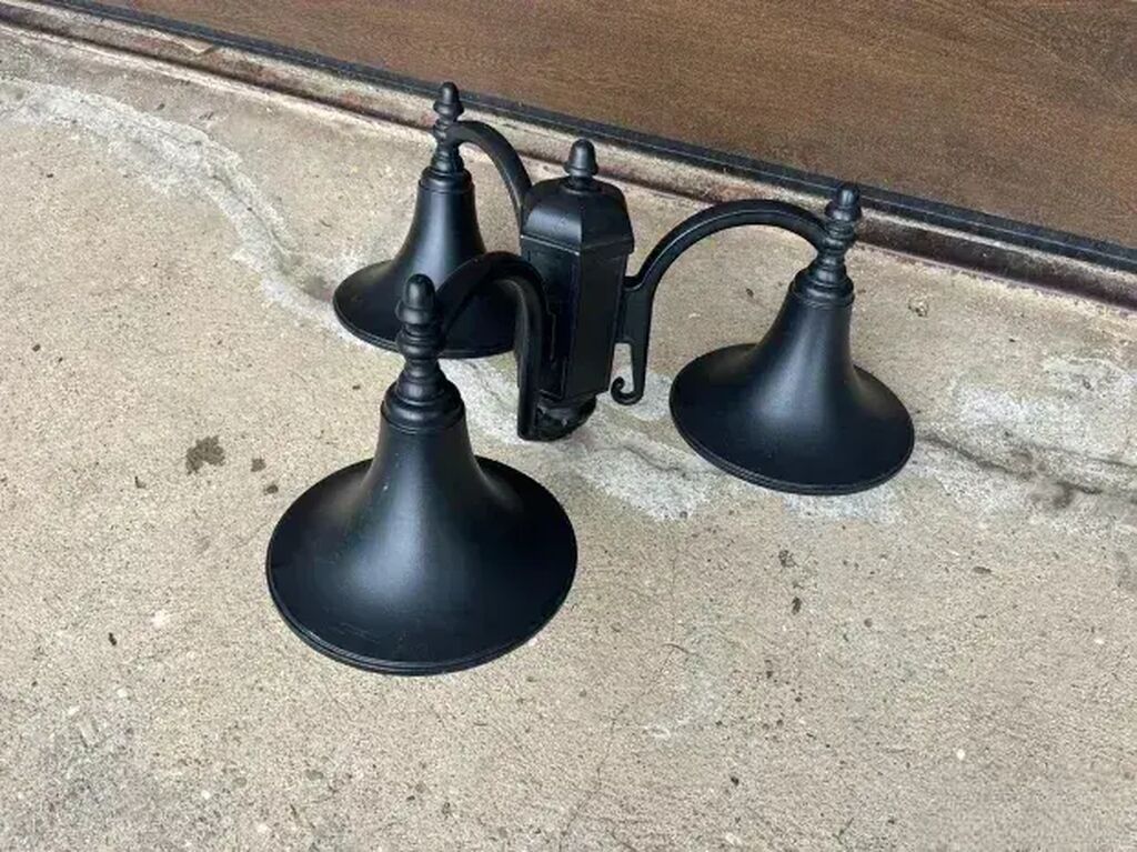 Stubna Lampa sa 3 sijalice METAL; Sijalična grla 3 x E27; Prečnik