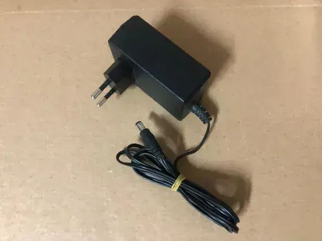 *** AKCIJA *** #0491 AC/DC ADAPTER; 12V; 2,0 A; Potpuno NOVO! Popust