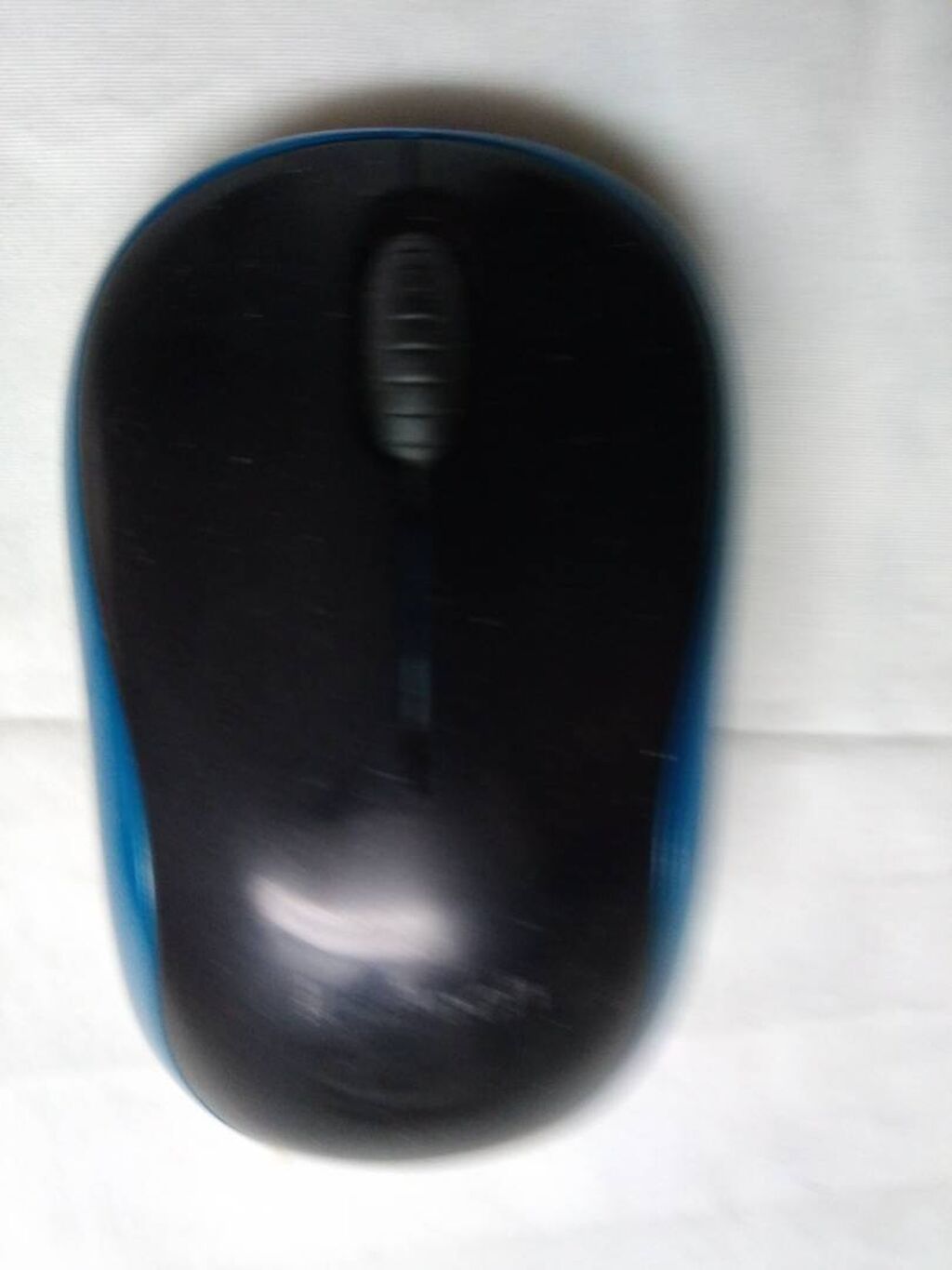 Miš Logitech model:M185 M/N:MR-084 opticki,Za obe ruke bežični ocuvan