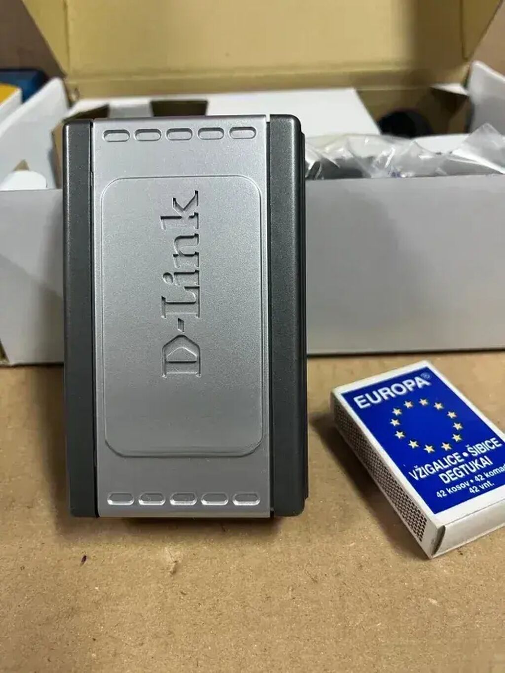 *** AKCIJA *** #2702 USB HUB D-Link Model: DUB-H7 Portovi: 7× USB 2.0