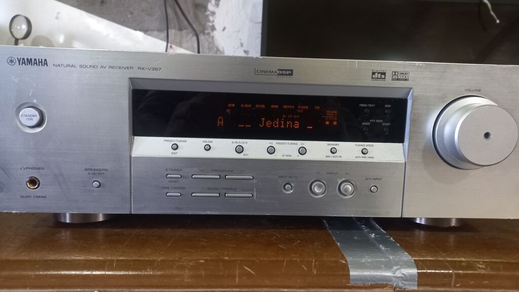 Yamaha Natural Sound AV Receiver RX-V357 – srebrni Ispravno sa dosta