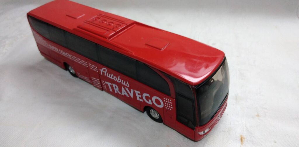 Welly Mercedes-Benz Travego 18,4 cm. frikcioni motor,kao nov