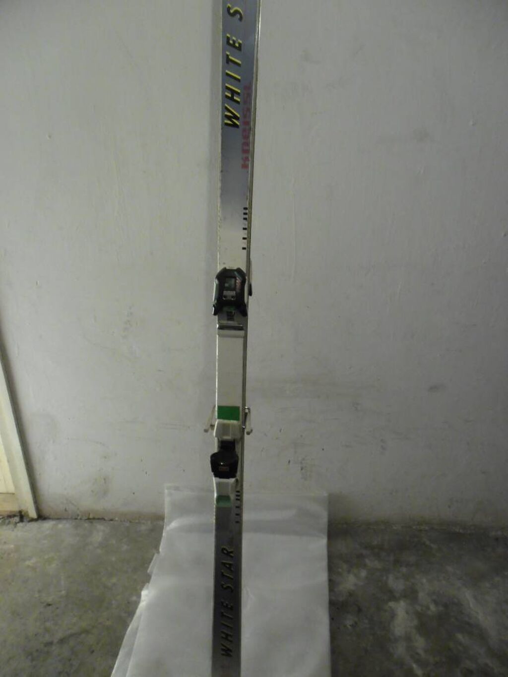 SKIJE KNEISSL White Star 203 CM,sa vezovime Marker