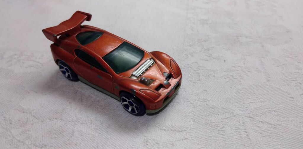 Hot Wheels autic MFG za Mc Donaldsoko China malo izgreban