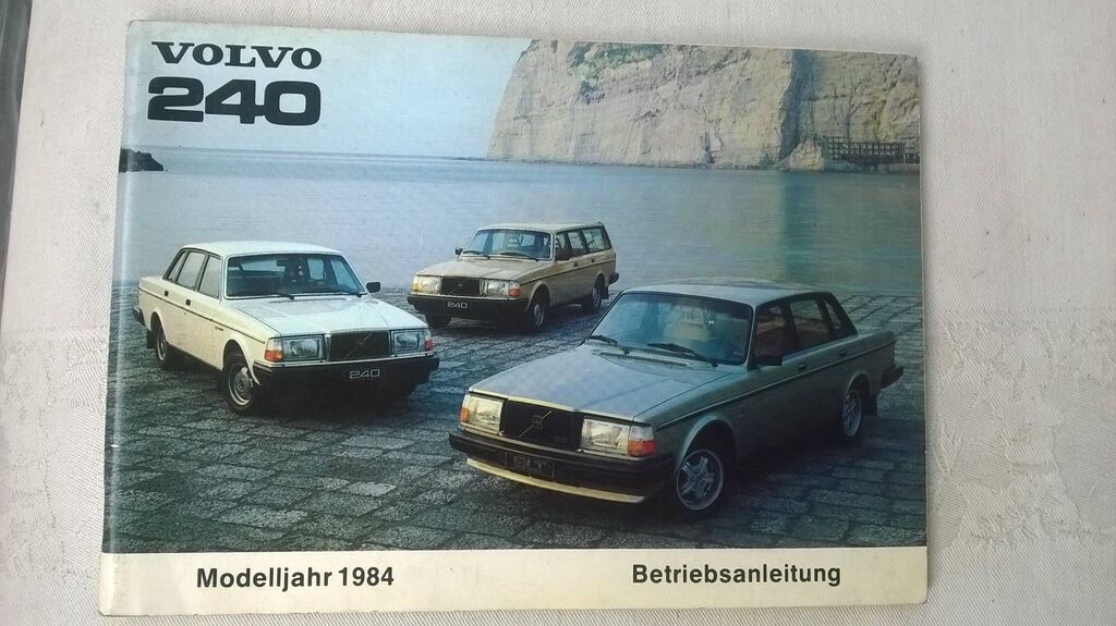 Tehnicko uputstvo za upotrebu za Volvo 240, 1984. 110 str. nem