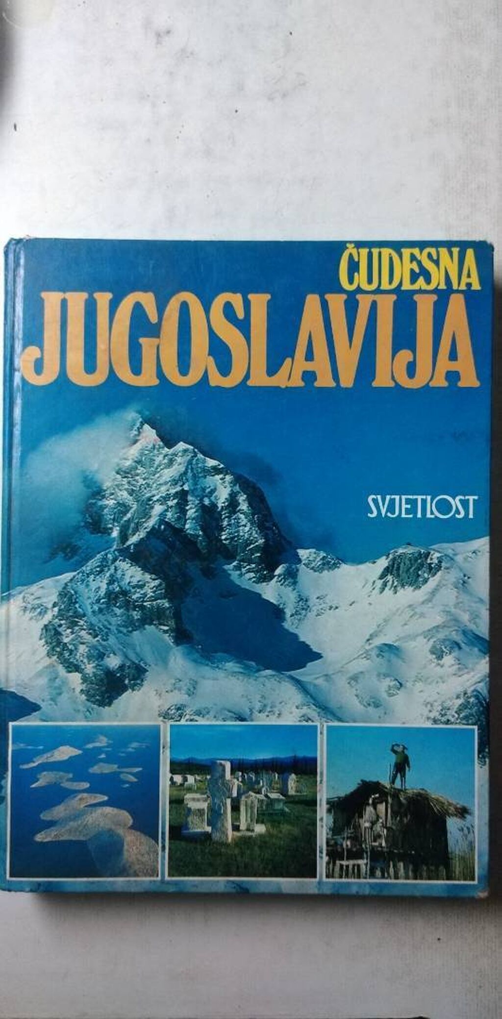 Knjiga:Cudesna Jugoslavija 264 str.format 30 cm.,ocuvana