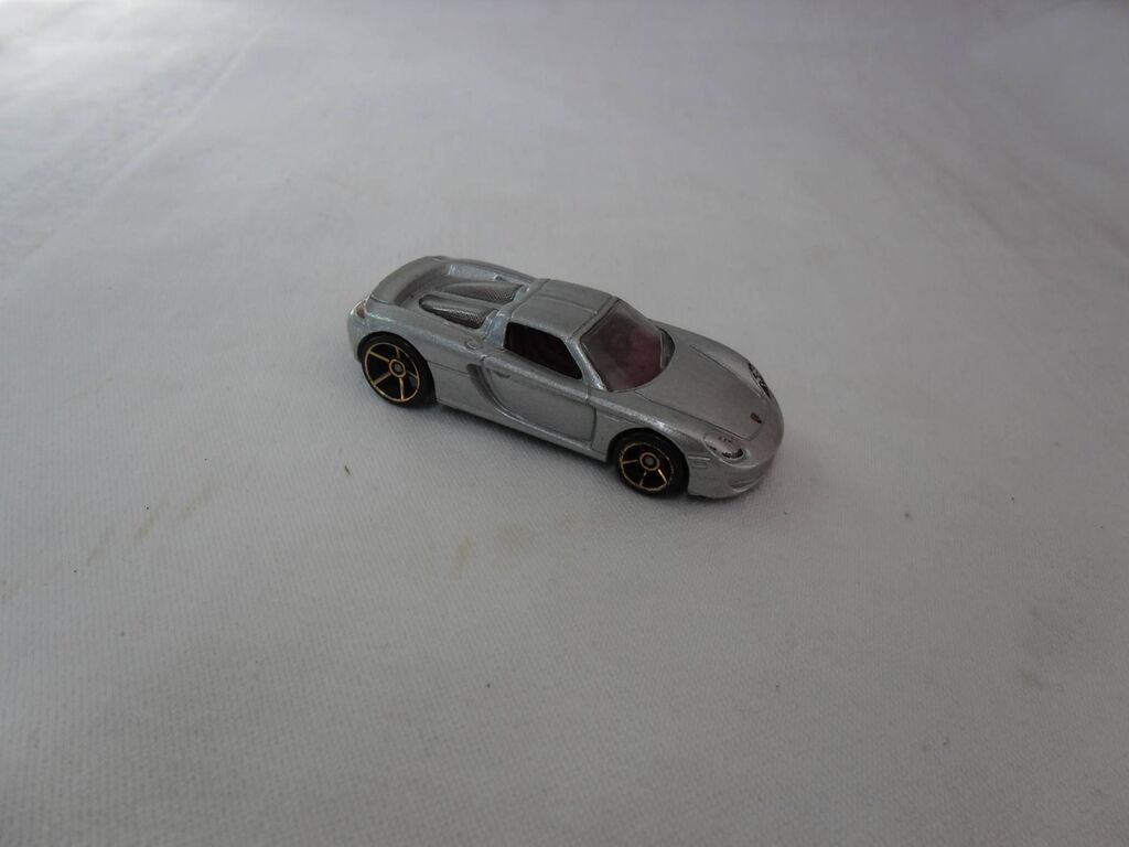 Hot Wheels Porsche Carrera GT, oko Malaisia