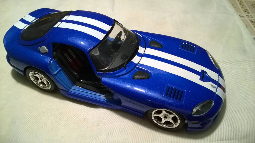 Burago Dodge Viper 1 18, fale vrata i rez.tocak