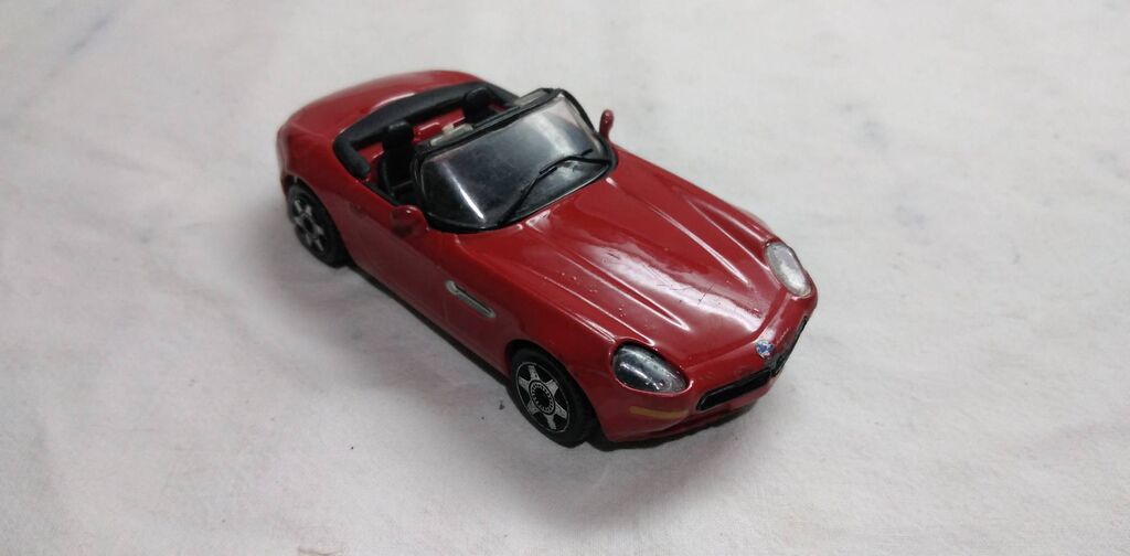Burago BMW Z8, China malo tzgebani napred,cena za kom