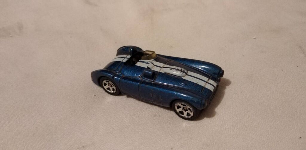 Hot Wheels CUNNINGHAM c4r oko 1:55malo izgreban