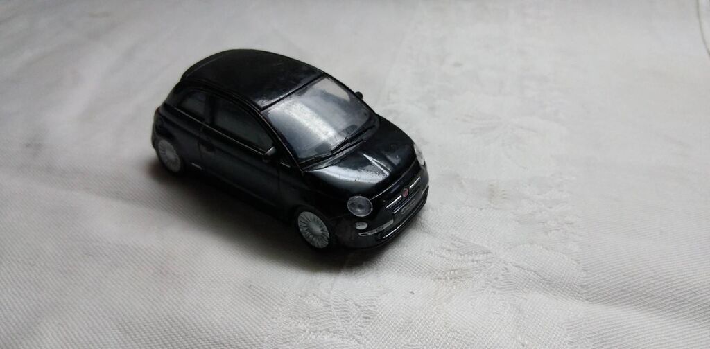 Welly Fiat 500.,oko 1:43(8 cm.) China,malo izgreban