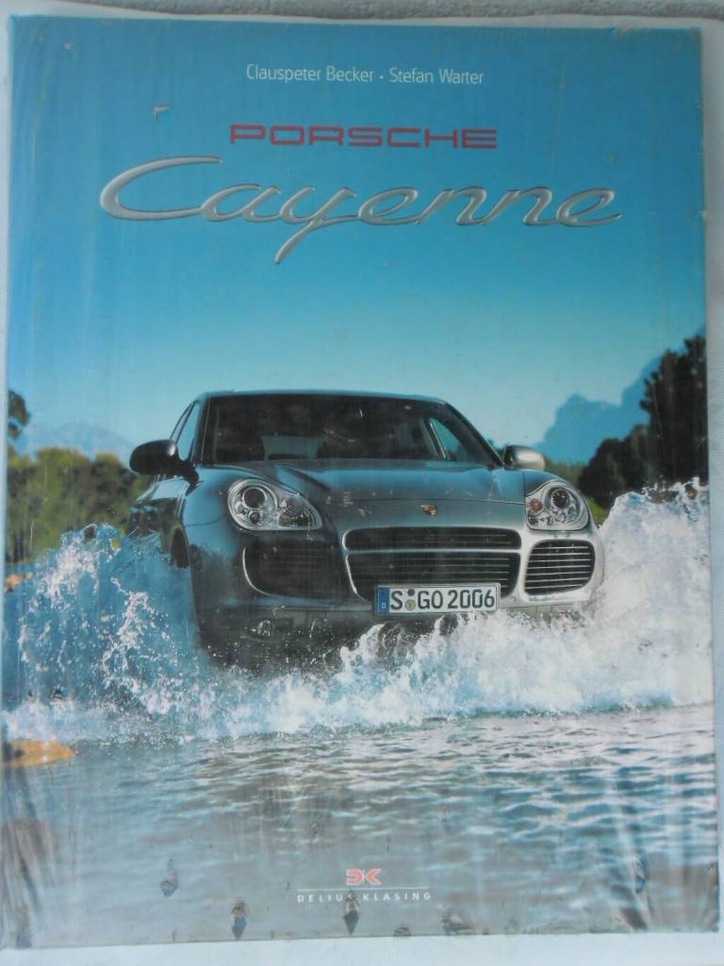 Knjiga: Porsche Cayenne, 2002. god. ISBN 3-3-3, veliki format, tvrdi