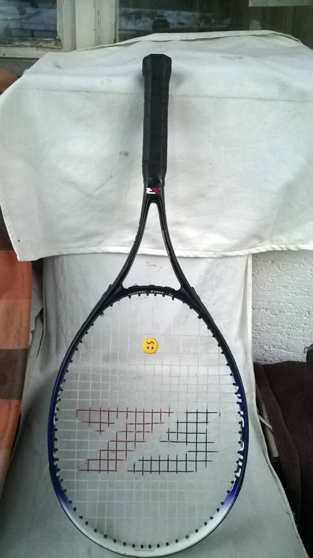Tenis reket Joerex sa originalnim spanom i odlicnim gripom