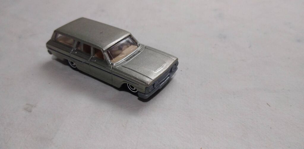 Matchbox Ford Fairlane oko 1:56 Thailand,ocuvano